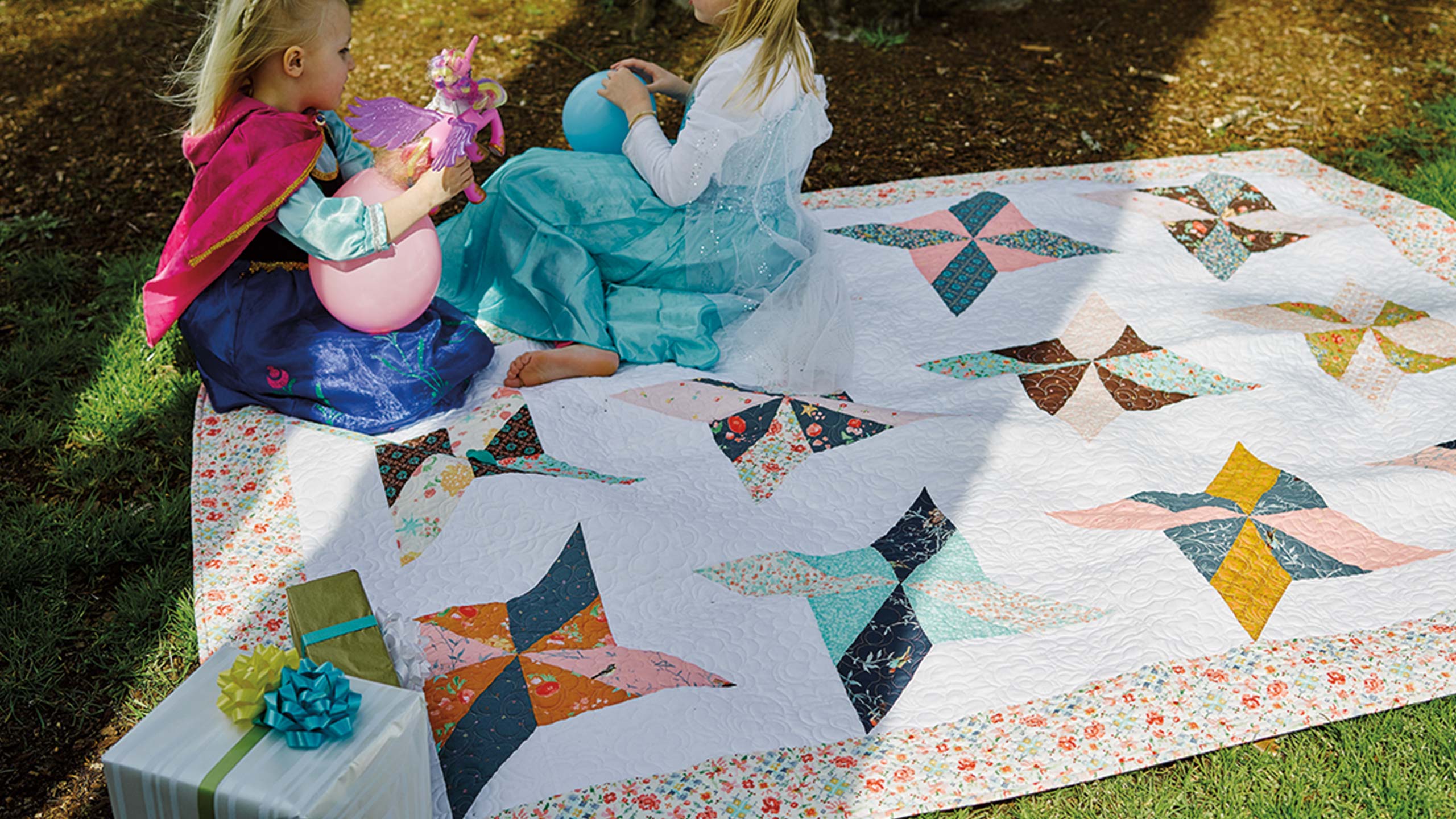 Jenny's Friendship Pinwheel Quilt — Quilting Tutorials