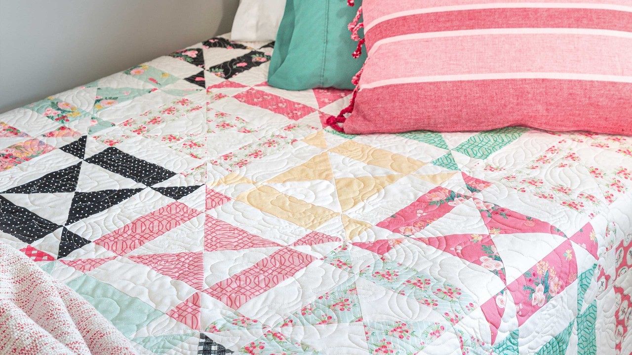 Make an "Around The Square" Quilt with Jenny Doan — Quilting Tutorials