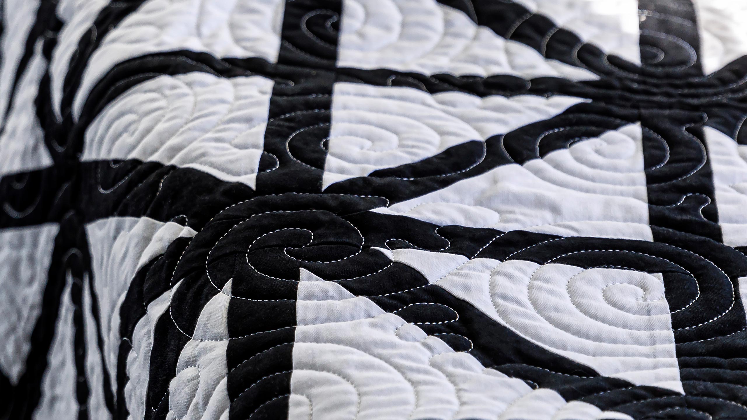 Make a "Ditto" Quilt with Jenny Doan of Missouri Star — Quilting Tutorials